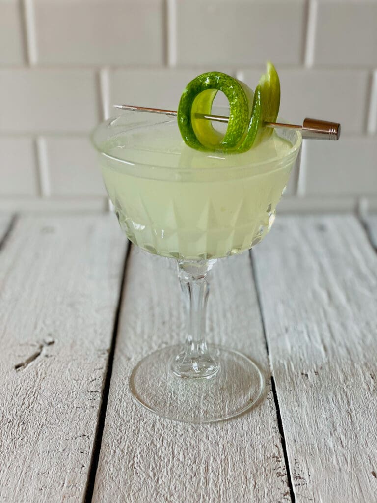 How to Make The Best Cucumber Martini:Sip of Summer