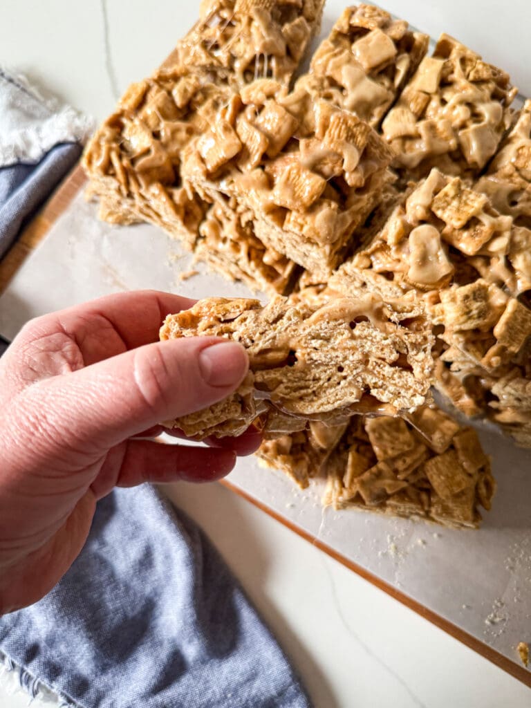 Easy Cinnamon Toast Crunch Krispie Treats - The Perks of Being Us